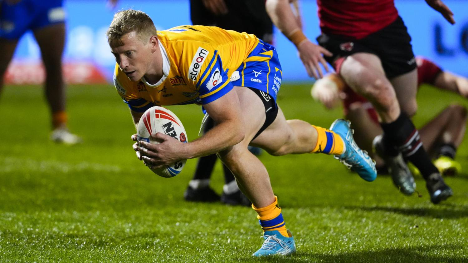 Match Action - Salford Red Devils v Leeds Rhinos