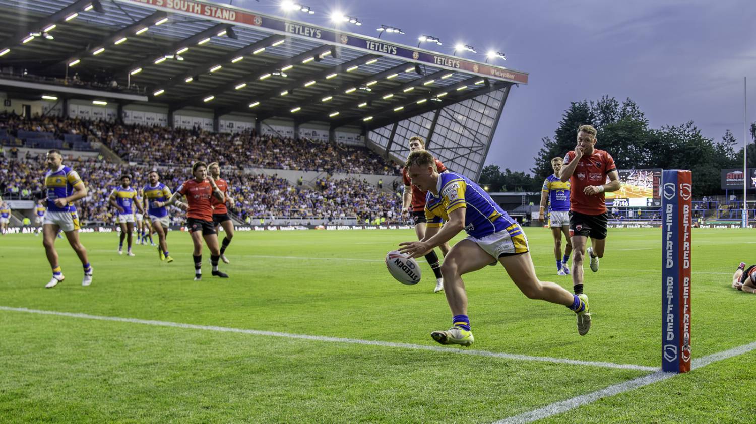 ALT ANGLE | Rhinos vs Salford Red Devils